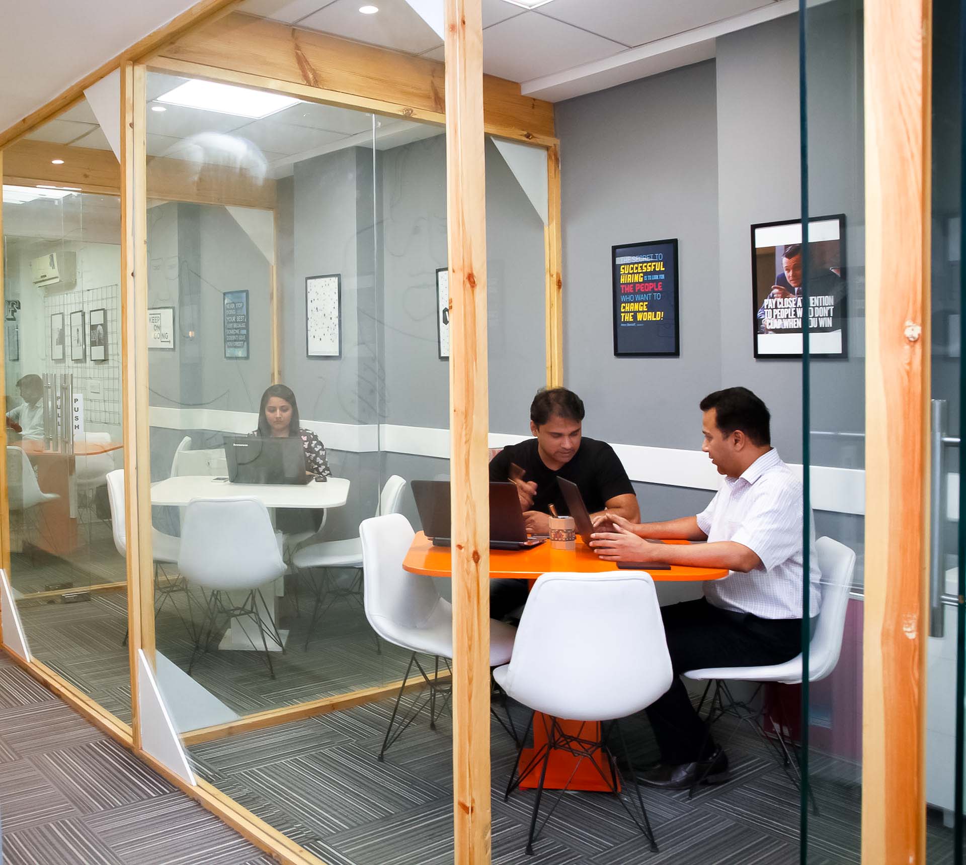 8 Tricks to Appear Smart in Meetings - Empowerers Coworking